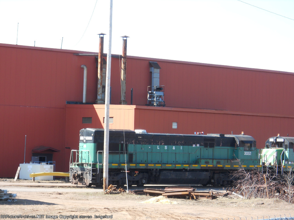 LS&I Engine # 3052 Stored In The Yard